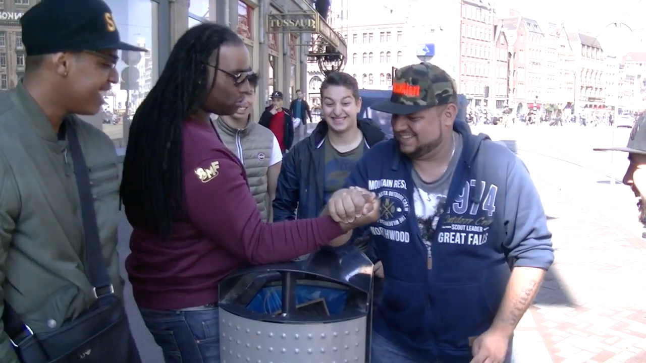 Armpje Drukken tegen Lexxxus The Don voor 50 Euro #aymanhillzarmy - THE ...